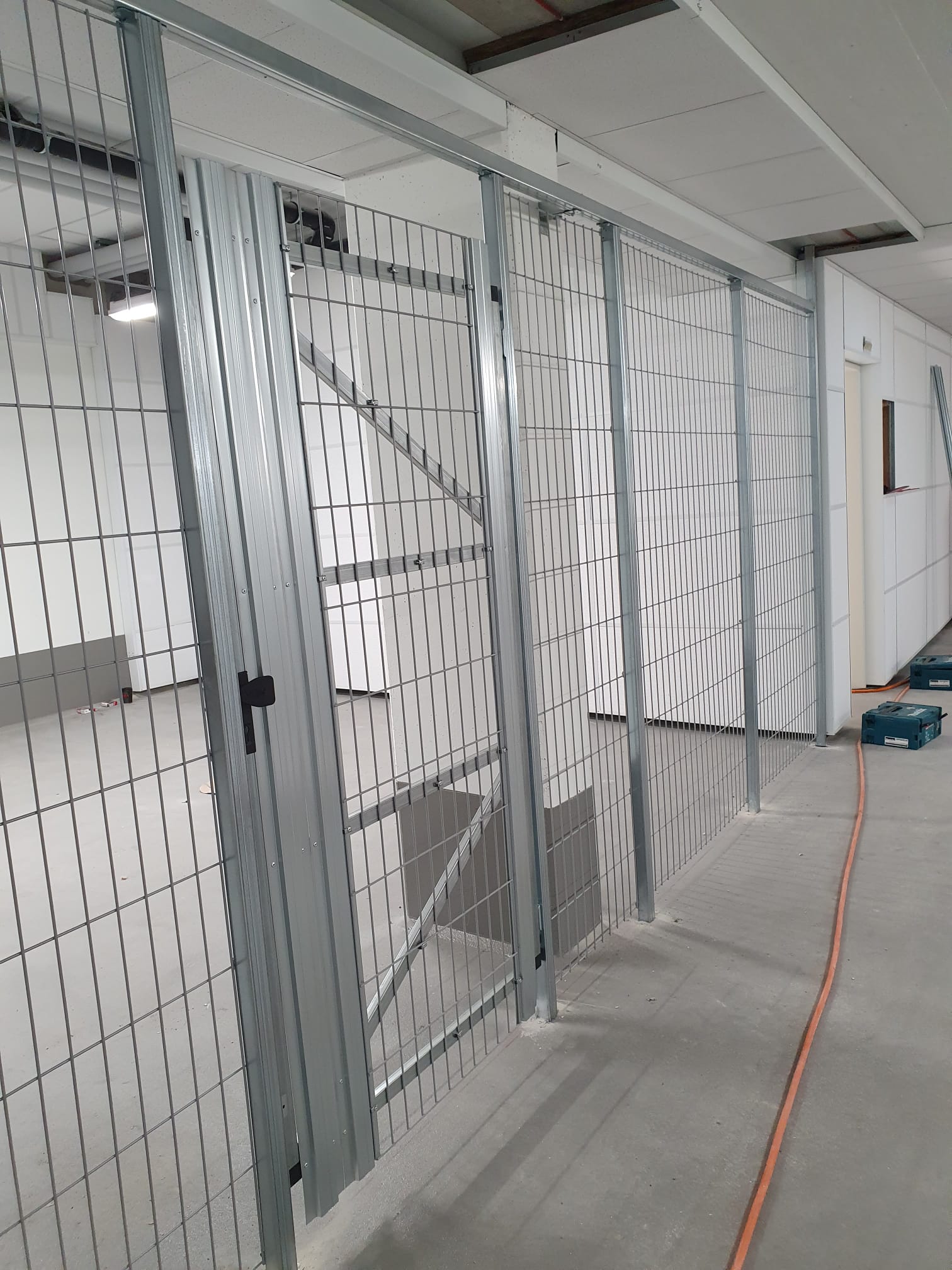 Gitter-Trennwände für Ihr Lager, Gewerbe oder Keller aus verzinktem ...